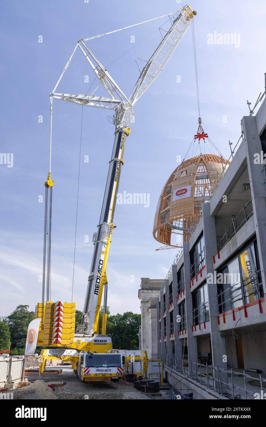 Nancy, France - Lifting with a mobile crane Terex-Demag AC 500-2 with a ...