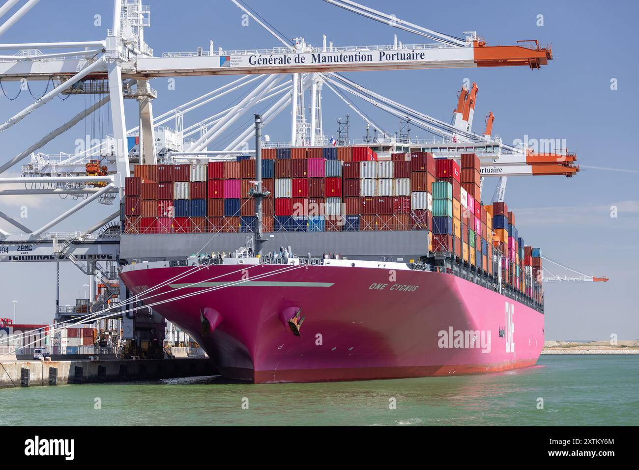 Le Havre, France - View on the container ship ONE CYGNUS alongside at ...