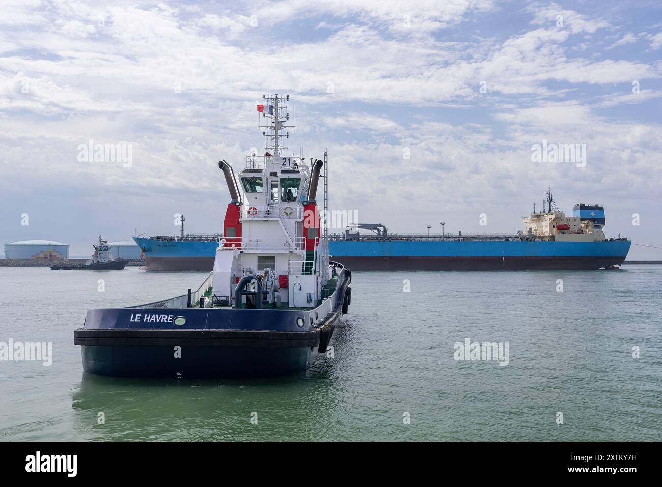 Le Havre, France - View on the harbour tug VB FECAMP with the oil ...