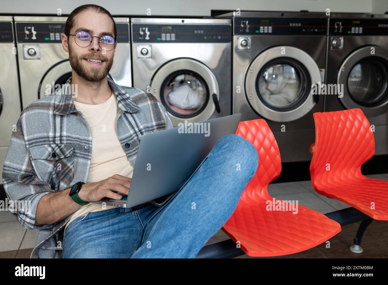 Self service internet access hi-res stock photography and images - Alamy