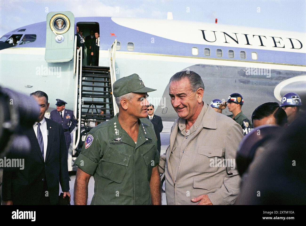 Personnel u s air force hi-res stock photography and images - Alamy