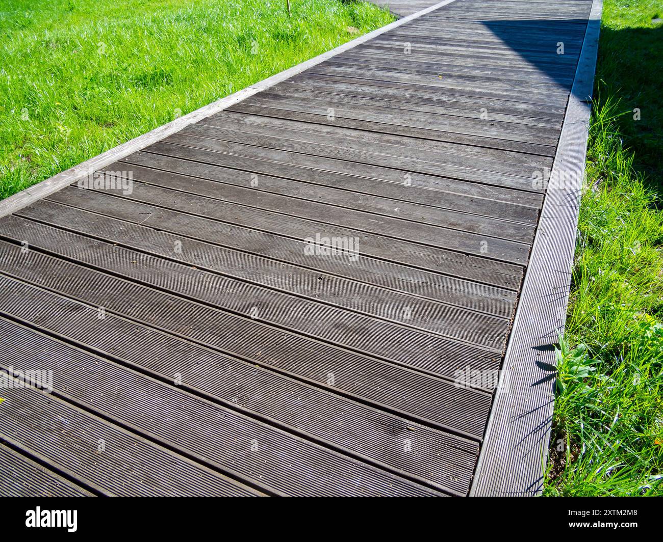Raised pedestrian walkway hi-res stock photography and images - Alamy