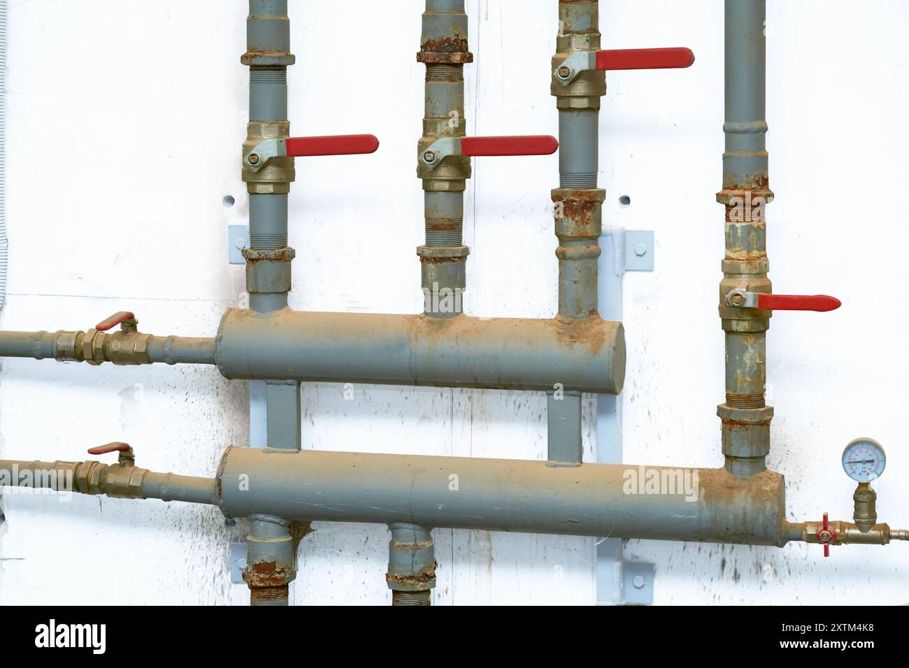 Fixing a corroded pipe hi-res stock photography and images - Alamy