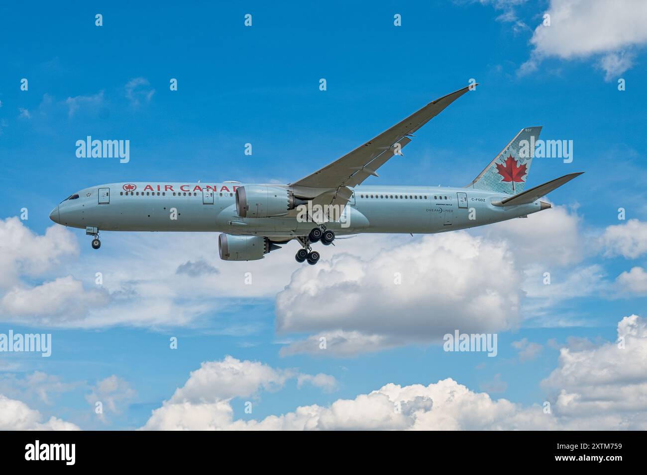 London, UK. July 14th 2024: Air Canada Boeing 787 Dreamliner on ...