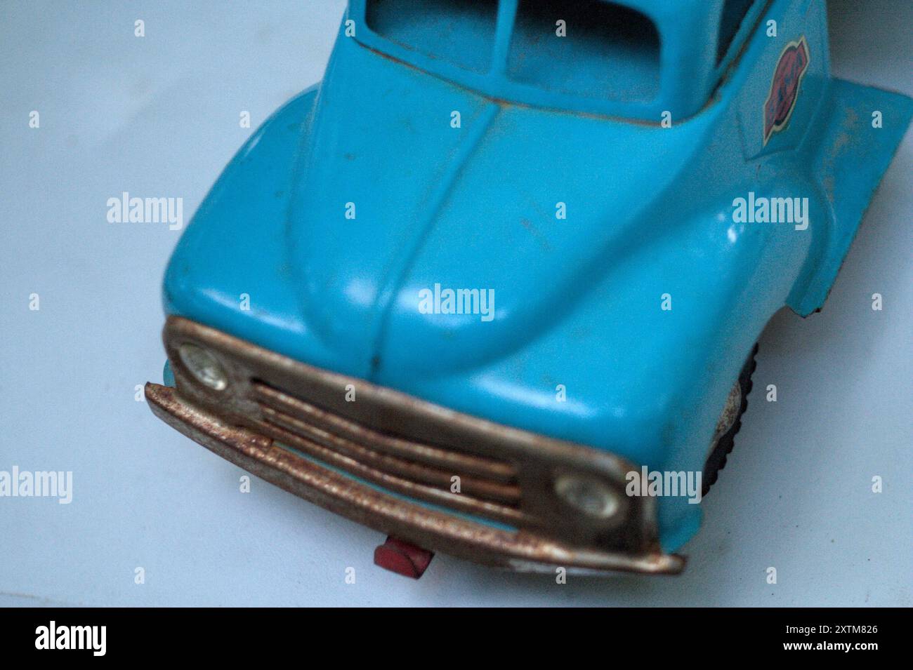 old model car Stock Photo - Alamy