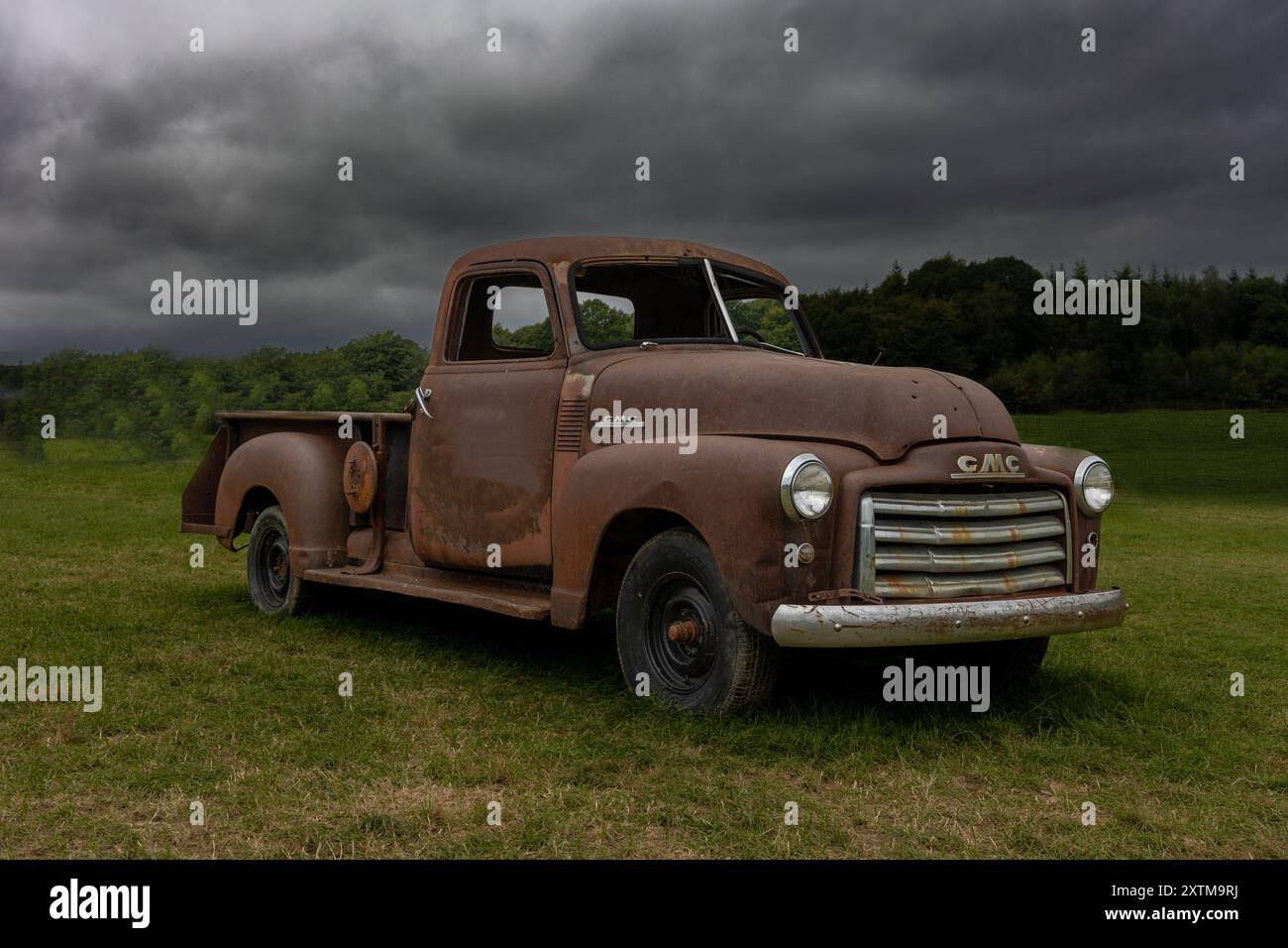 Old pickup truck gmc hi-res stock photography and images - Alamy