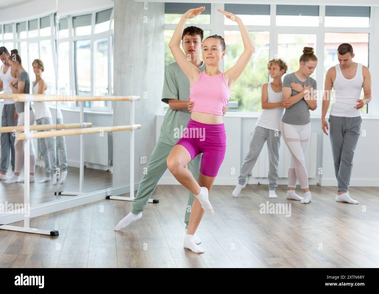 Ballet dance boy girl child hi-res stock photography and images - Alamy