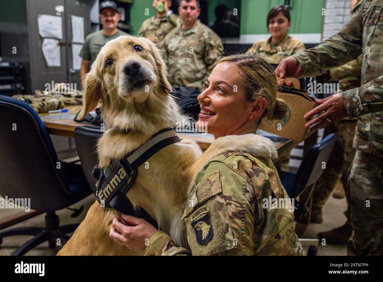 Every day life of soldiers hi-res stock photography and images - Alamy