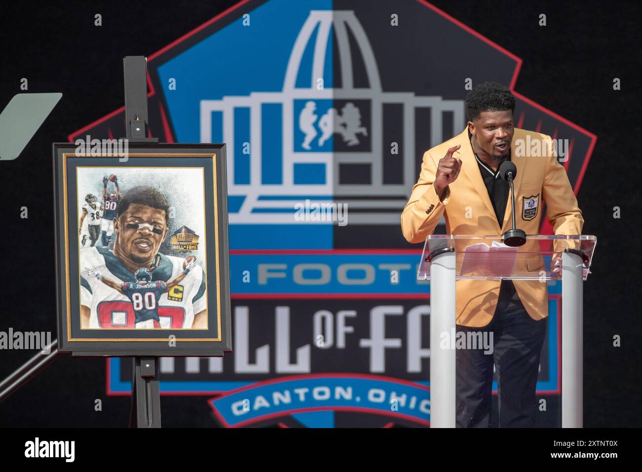 Former Houston Texans wide receiver Andre Johnson makes an acceptance ...