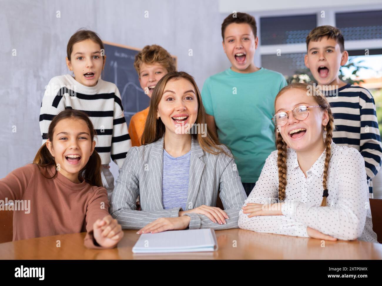 Female teacher in class room france hi-res stock photography and images ...