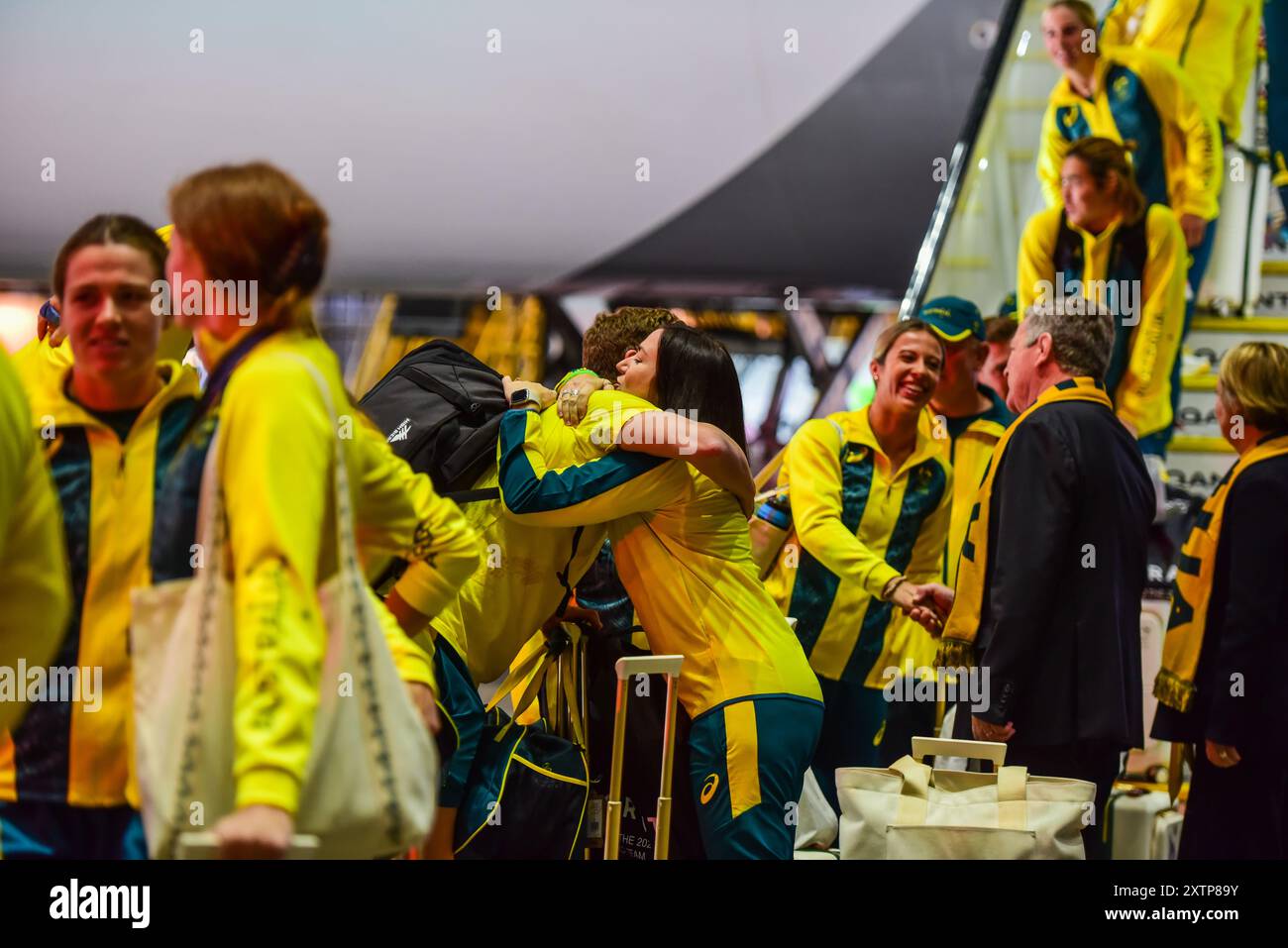 Australian olympic team arrival sydney hi-res stock photography and ...