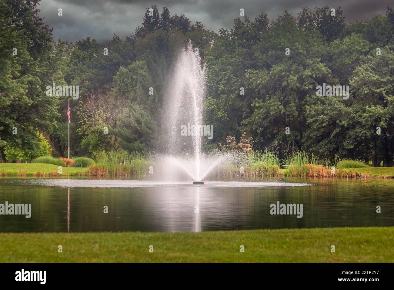 water fountain at city park on golf course Stock Photo - Alamy
