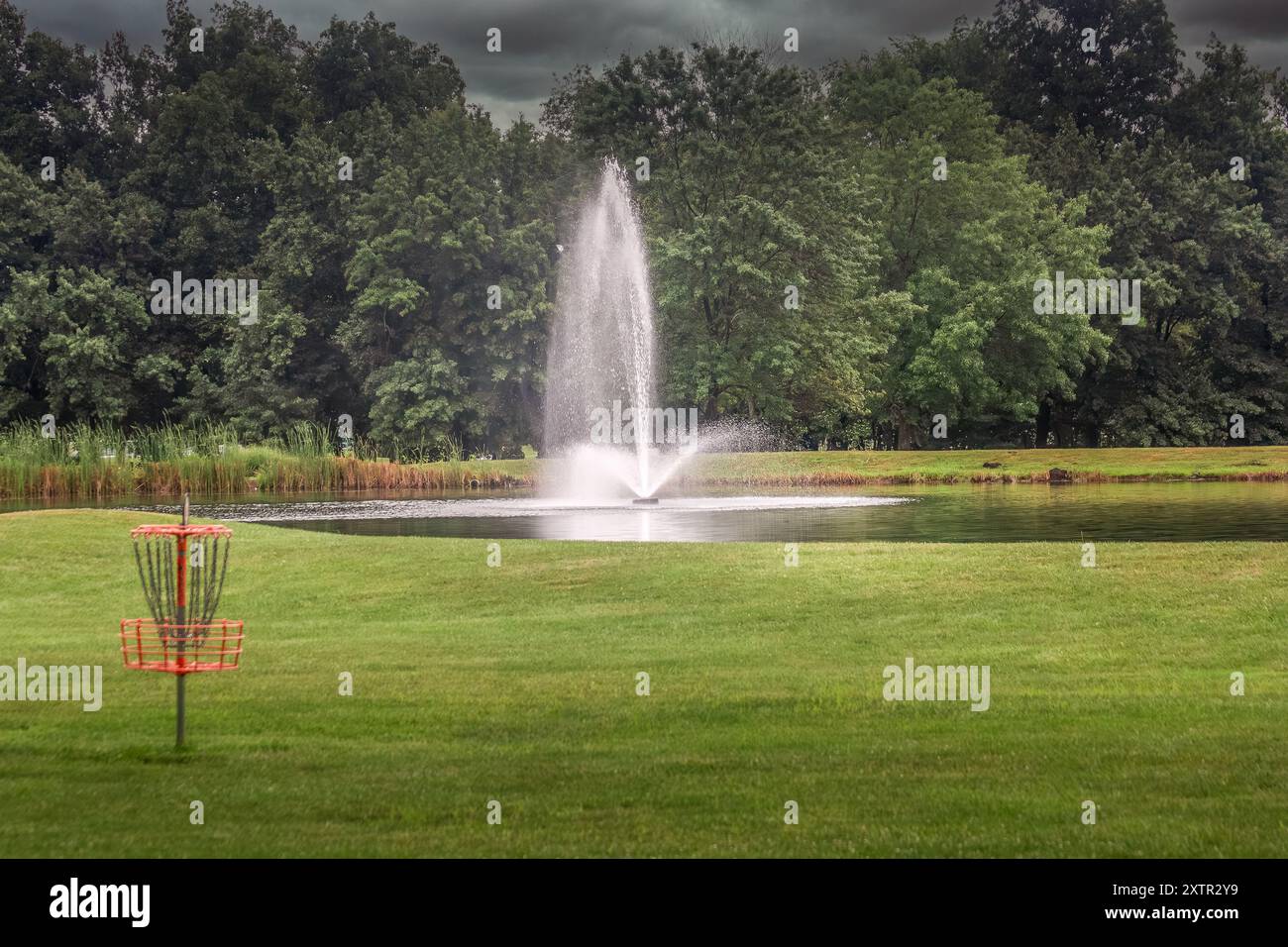 water fountain at city park on golf course Stock Photo - Alamy