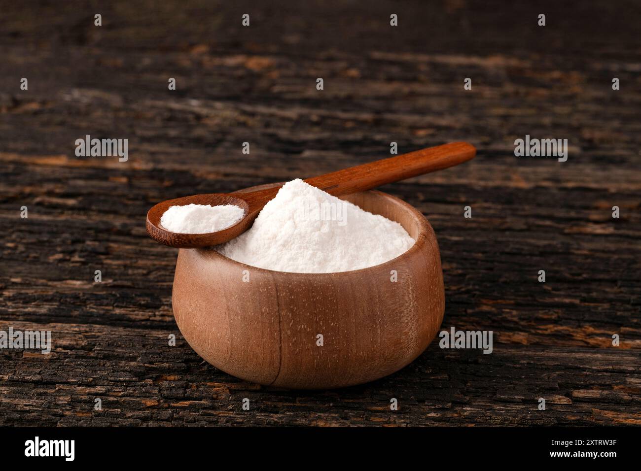 Baking soda - Crystalline solid compound in spoon and bowl Stock Photo ...
