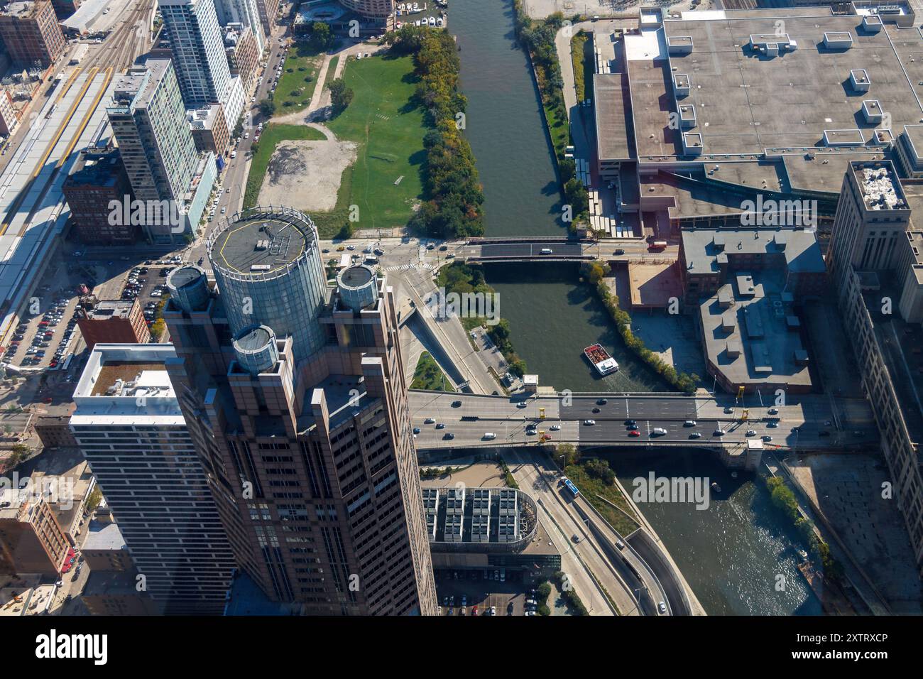 The Modern Architecture Tower Buildings in Downtown Chicago, Illinois ...