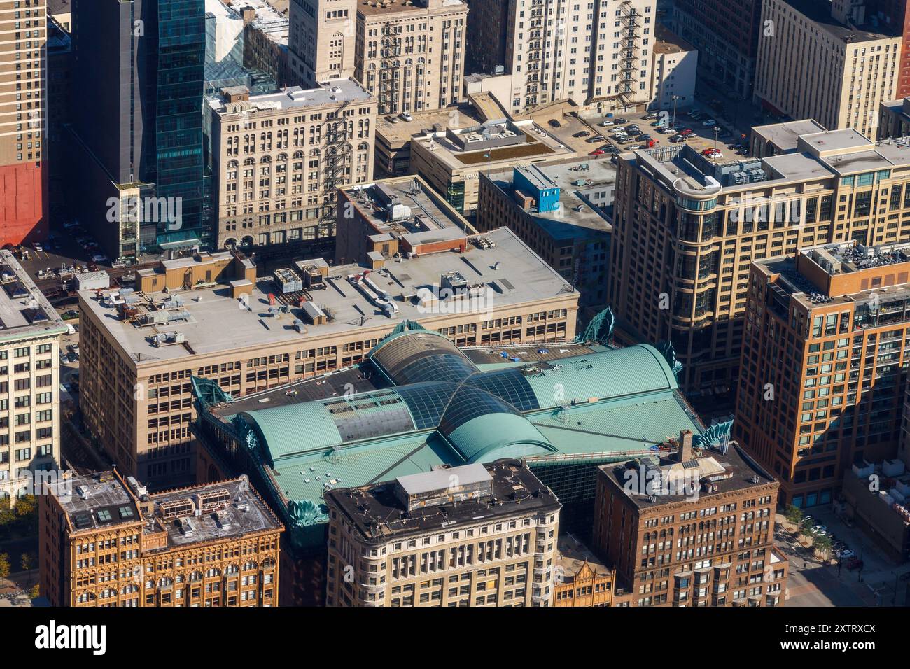 The Modern Architecture Tower Buildings in Downtown Chicago, Illinois ...