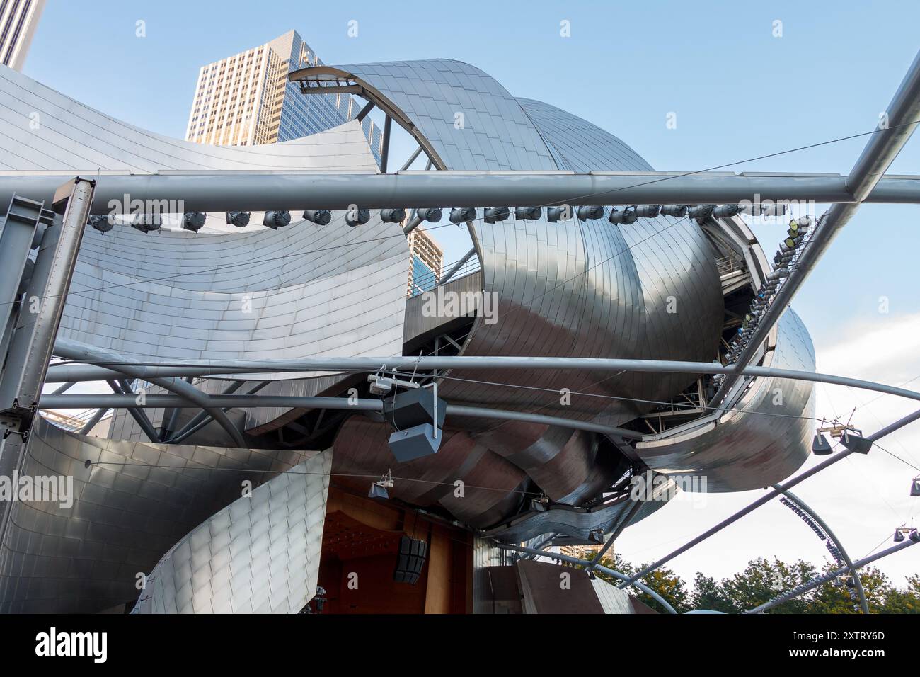 The Jay Pritzker Pavilion Modern Architecture Theater, Millenium Park ...