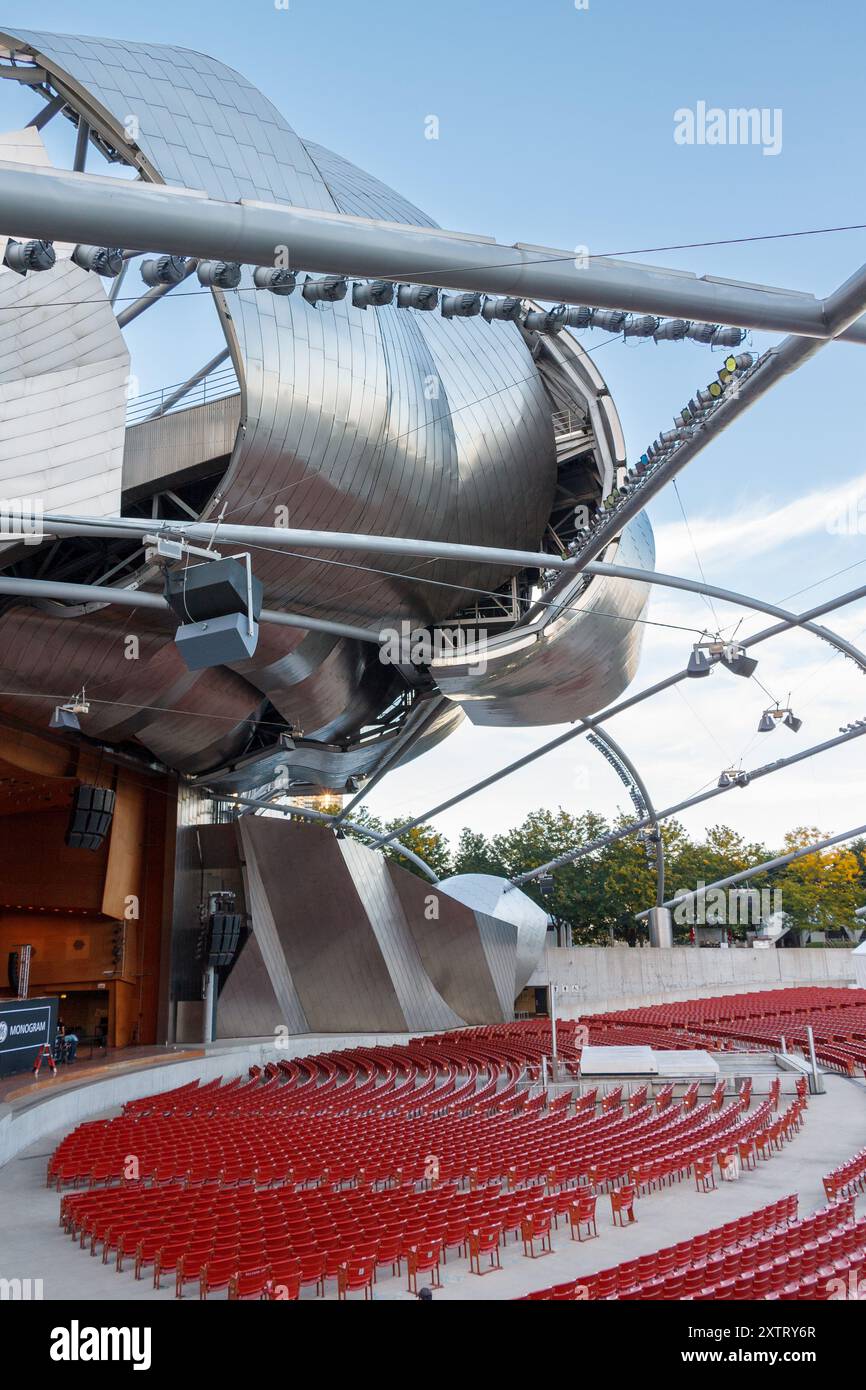 The Jay Pritzker Pavilion Modern Architecture Theater, Millenium Park ...