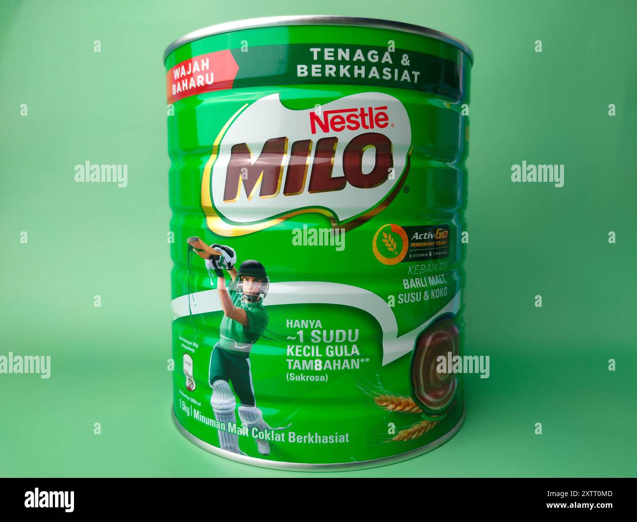 Milo Label Wallpaper