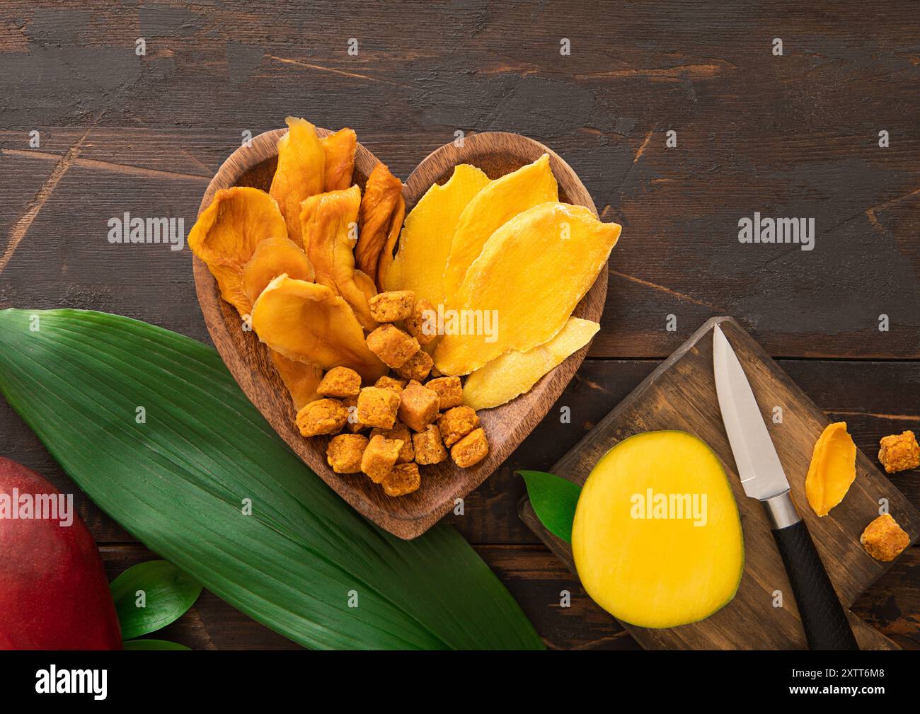 Plate dried mango slices hi-res stock photography and images - Alamy
