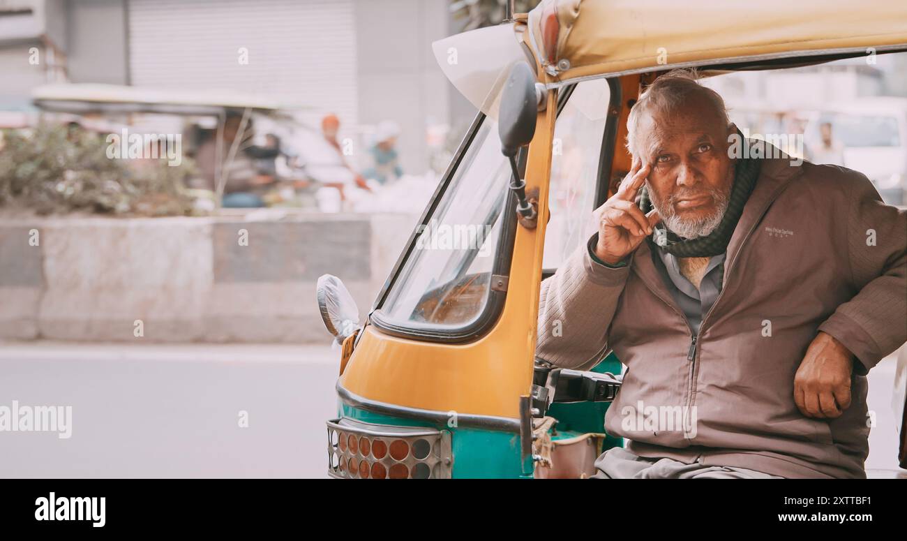 Tuk tuk rickshaw driver delhi hi-res stock photography and images - Alamy