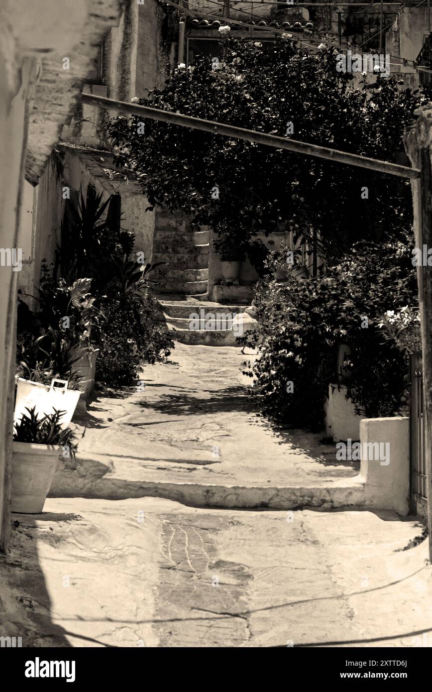 Typical buildings in athens hi-res stock photography and images - Alamy