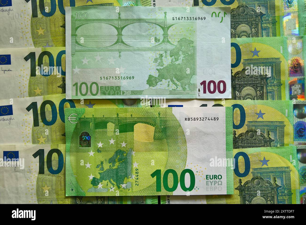 Neue banknoten 100 euro hi-res stock photography and images - Alamy