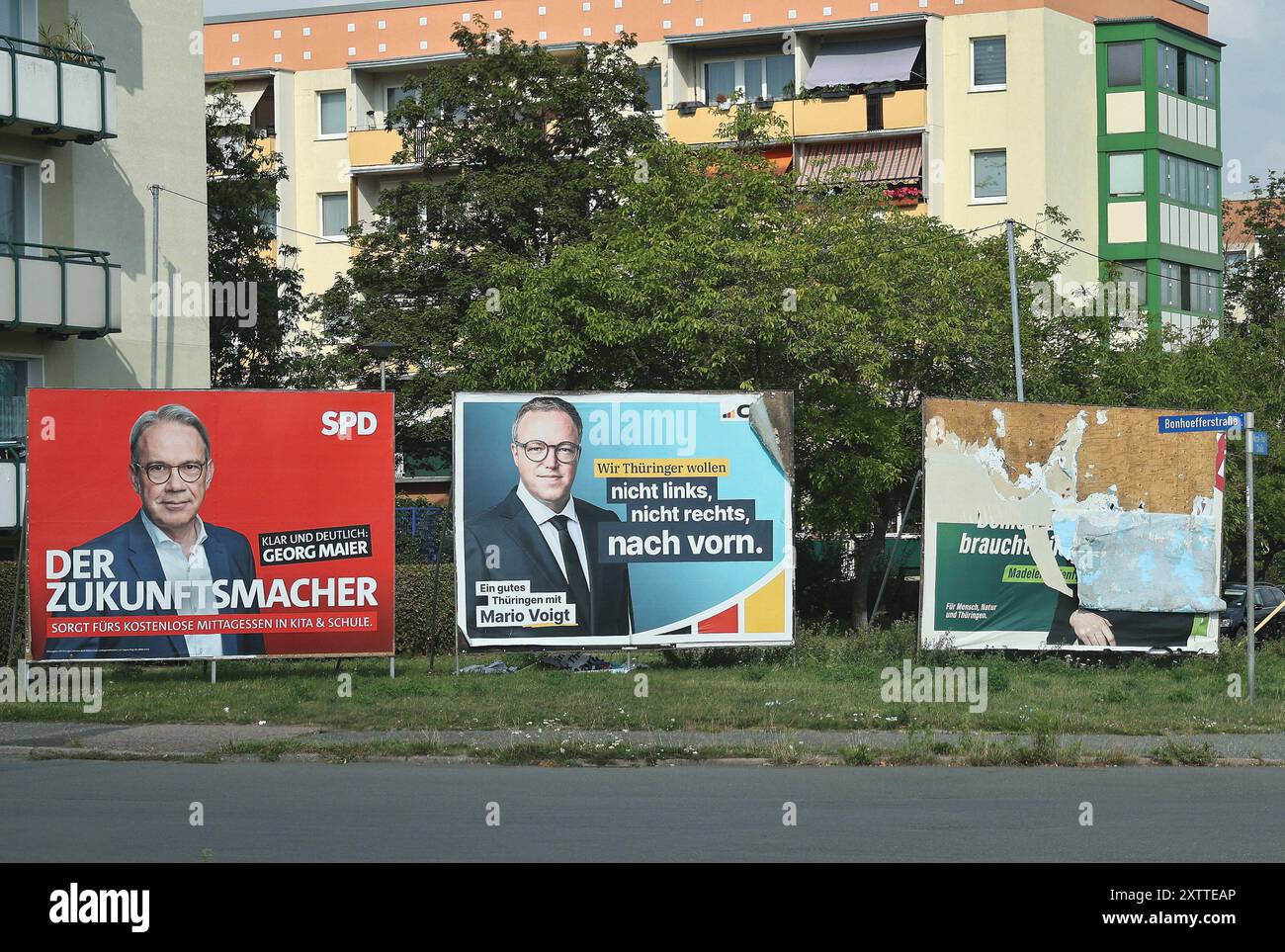 Mario maker poster hi-res stock photography and images - Alamy