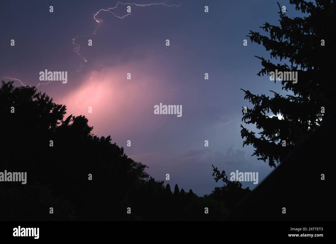 Gewitter 14.08.2024, Ostramondra, Gewitter, Blitze erhellen den ...