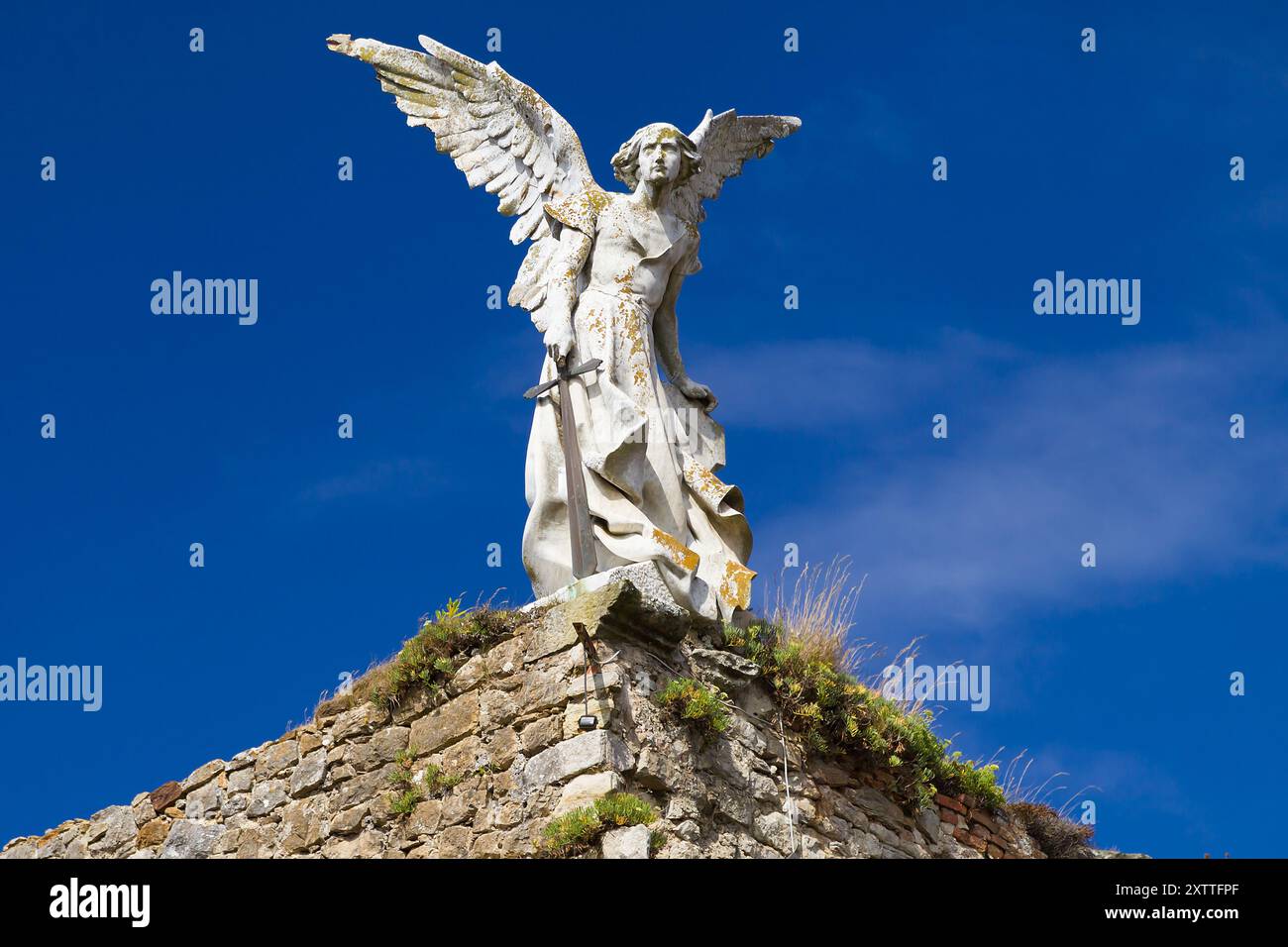 Exterminating angel statue hi-res stock photography and images - Alamy
