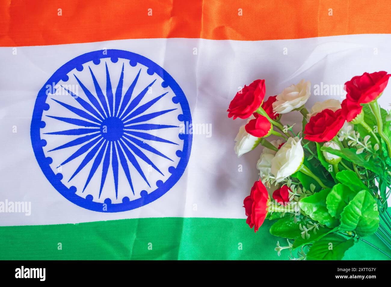 Indian flag and roses bouquet on flag background for Happy Independence ...