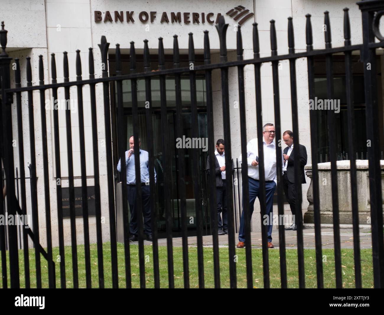 Security bank building hi-res stock photography and images - Alamy