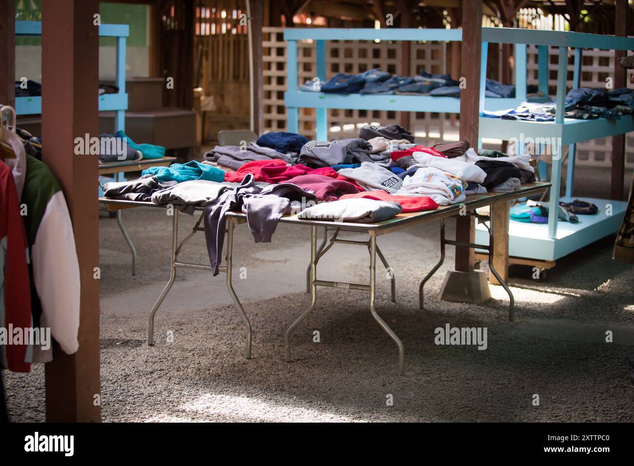 Rummage hunt hi-res stock photography and images - Alamy