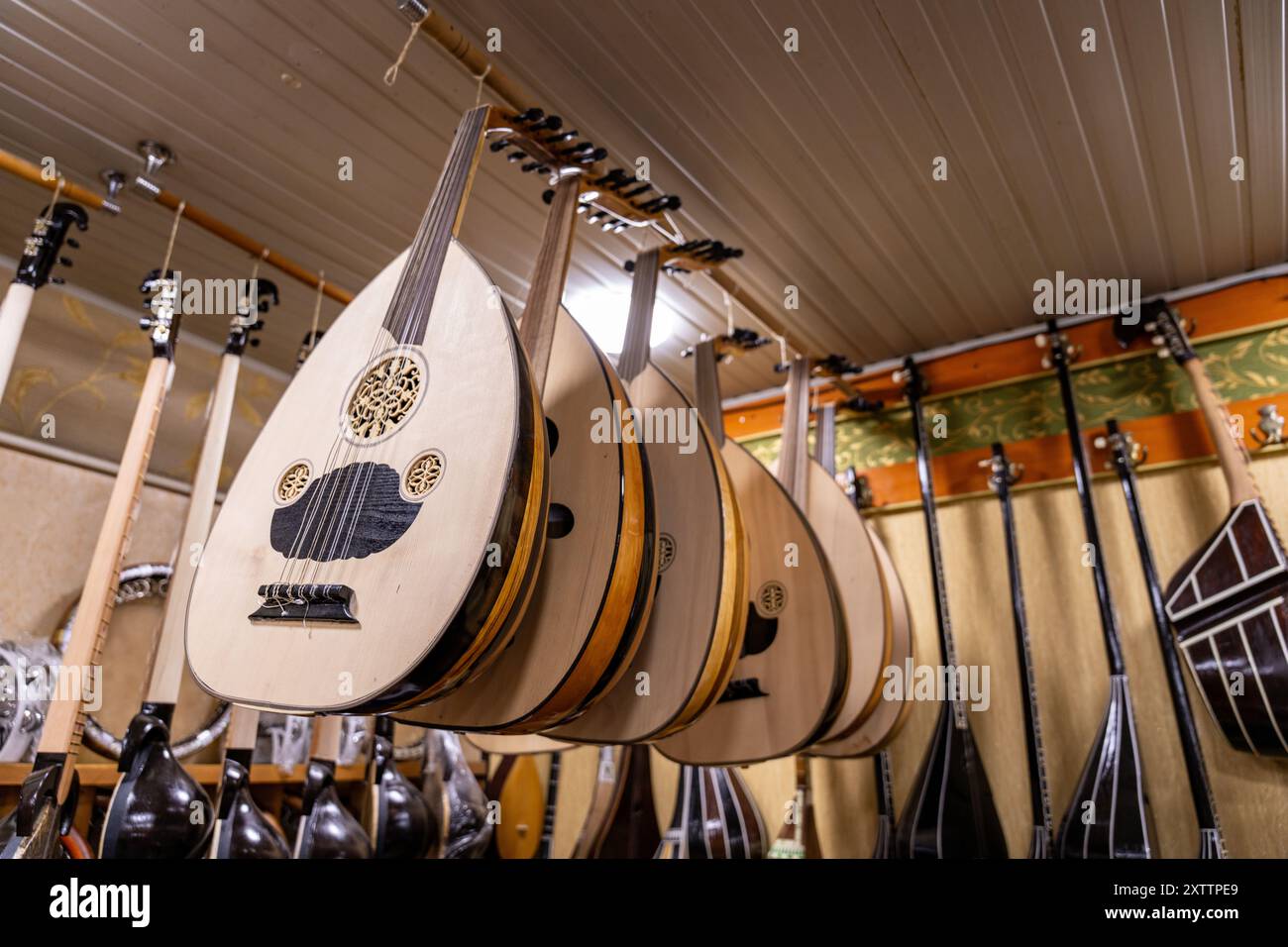 Row classical acoustic guitars hi-res stock photography and images - Alamy