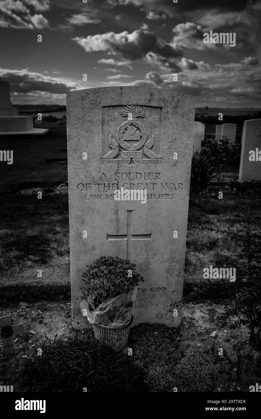 Thiepval memorial grave Black and White Stock Photos & Images - Alamy