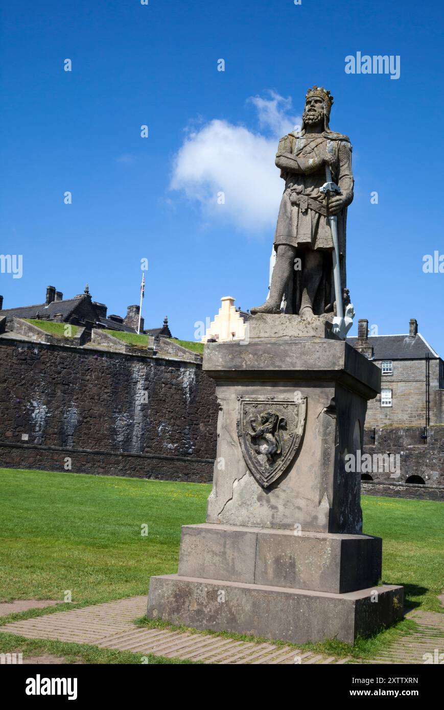 Scottish king statue hi-res stock photography and images - Alamy