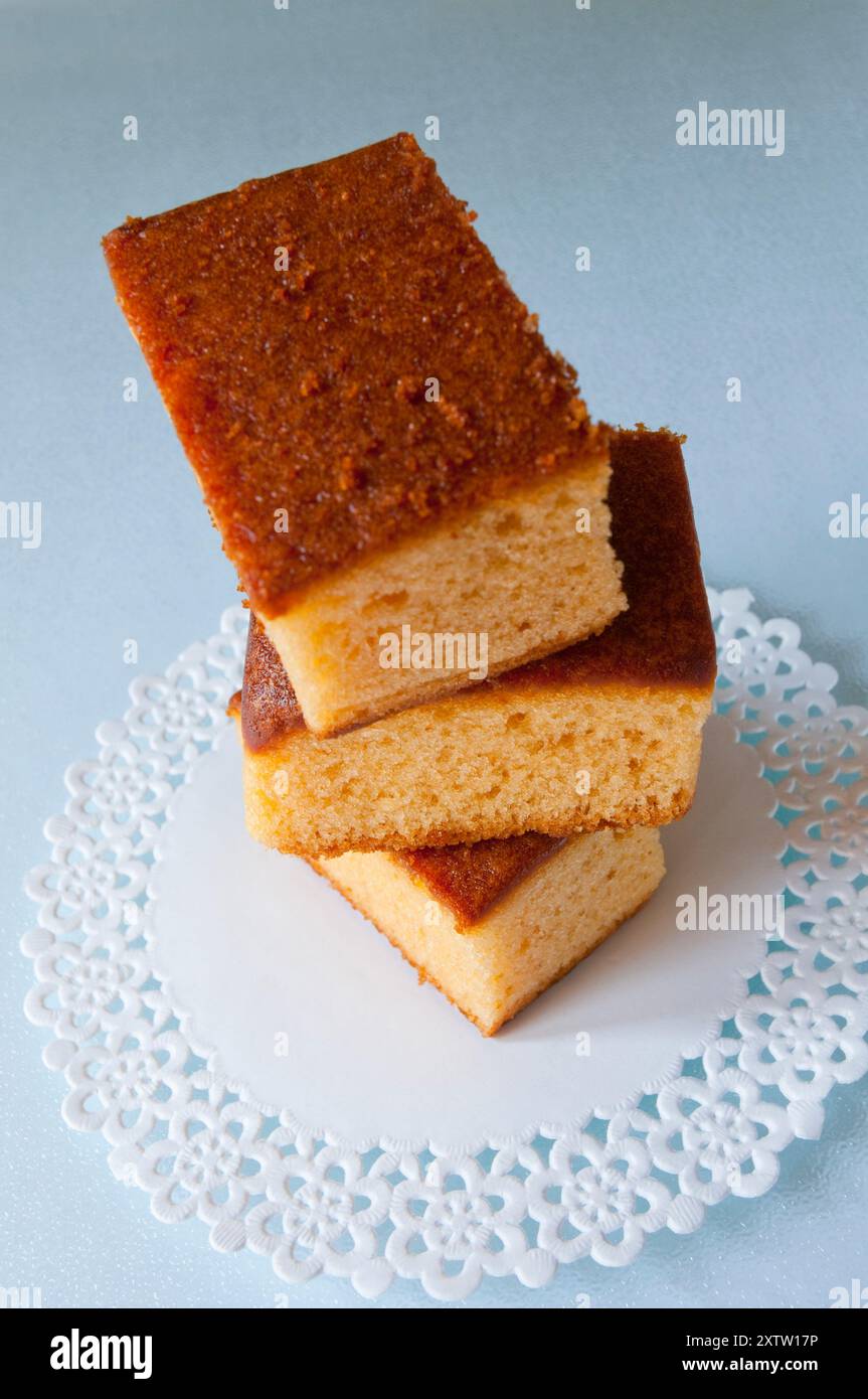 Tres apilados hi-res stock photography and images - Alamy