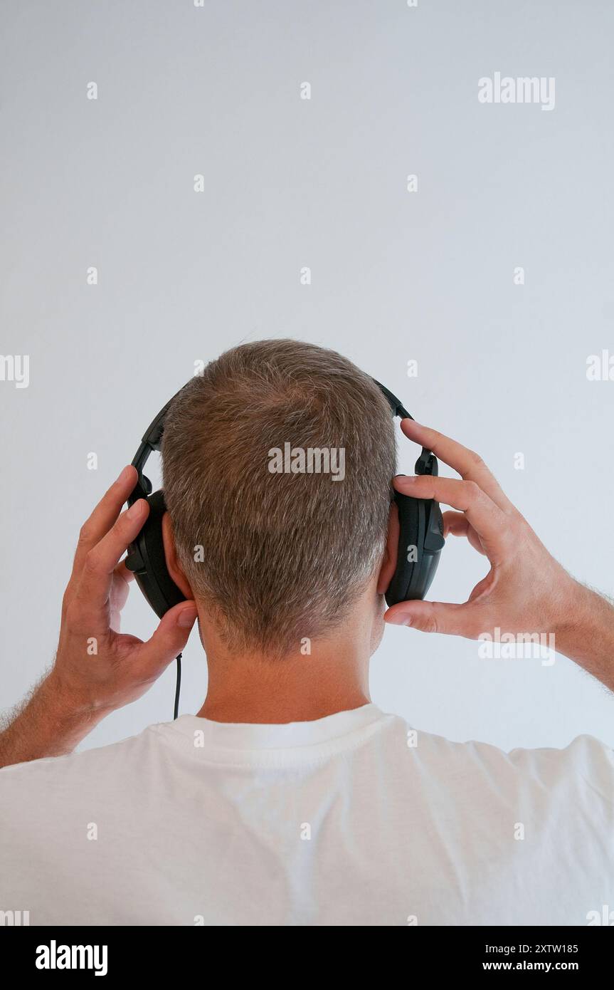 Music relaxing song listening man hi-res stock photography and images ...