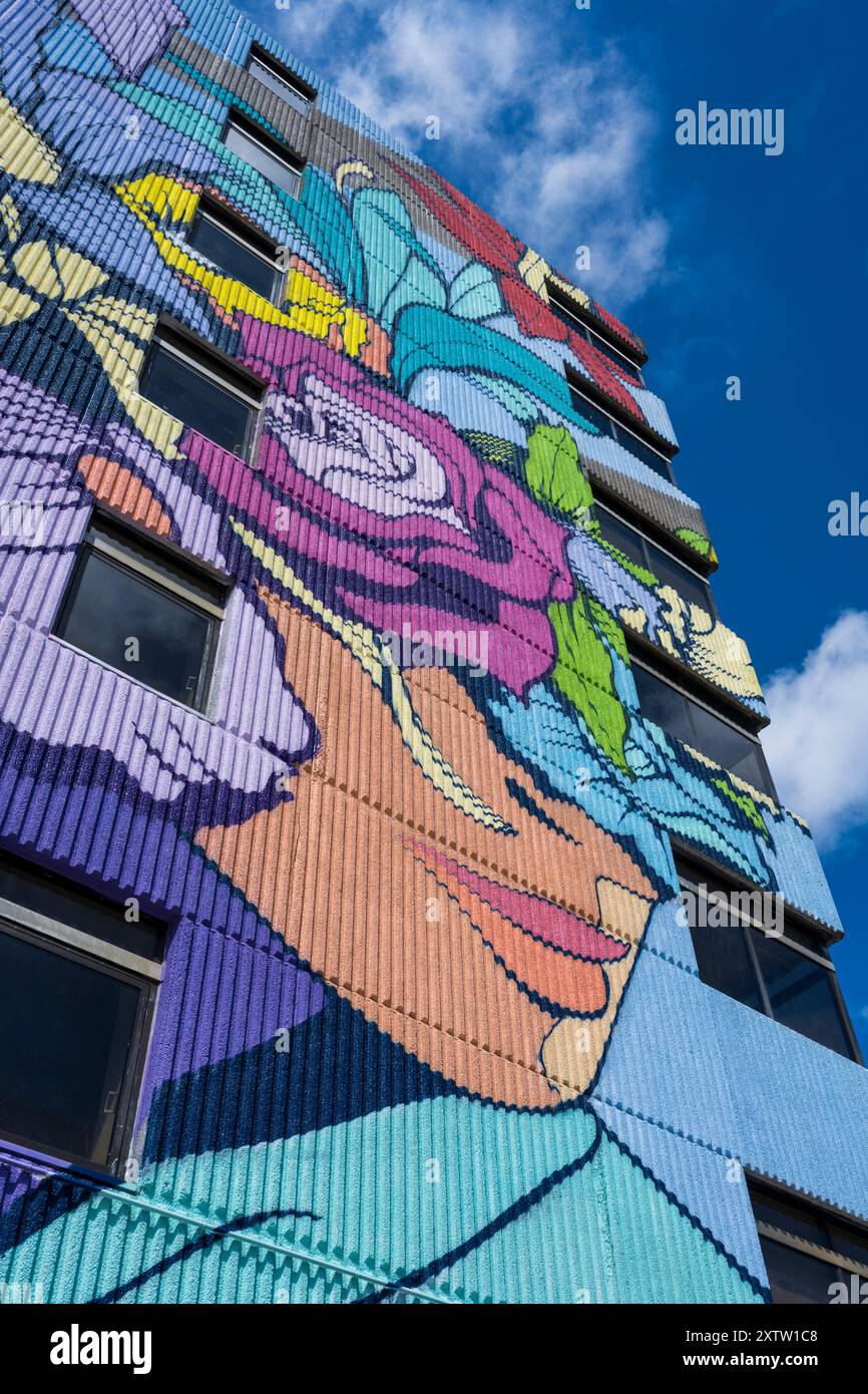 Clean Air Mural, The Bulb, Frobisher House, Southampton, Hampshire ...