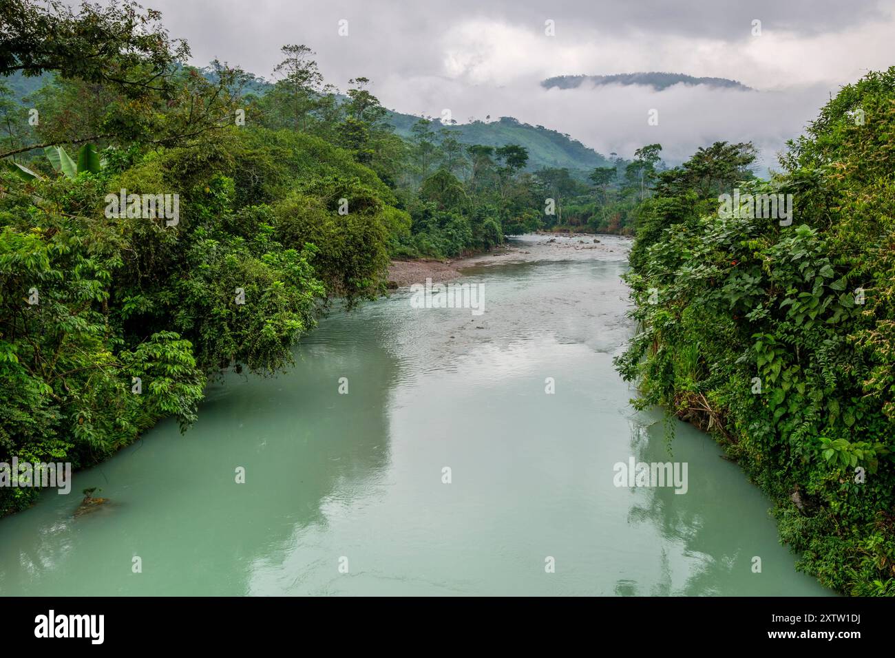 Suspension bridge over the Satan River, Little Treasure, La Taña ...