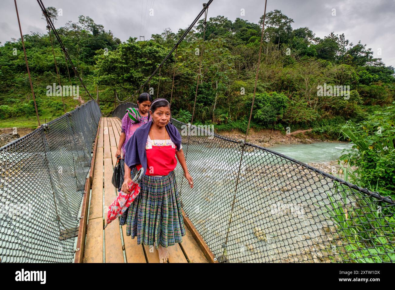 Suspension bridge over the Satan River, Little Treasure, La Taña ...