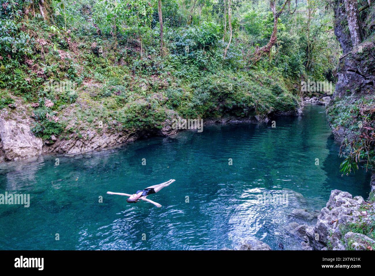 bathers in the river Cuatro Chorros, Lancetillo-La Parroquia, Zona ...
