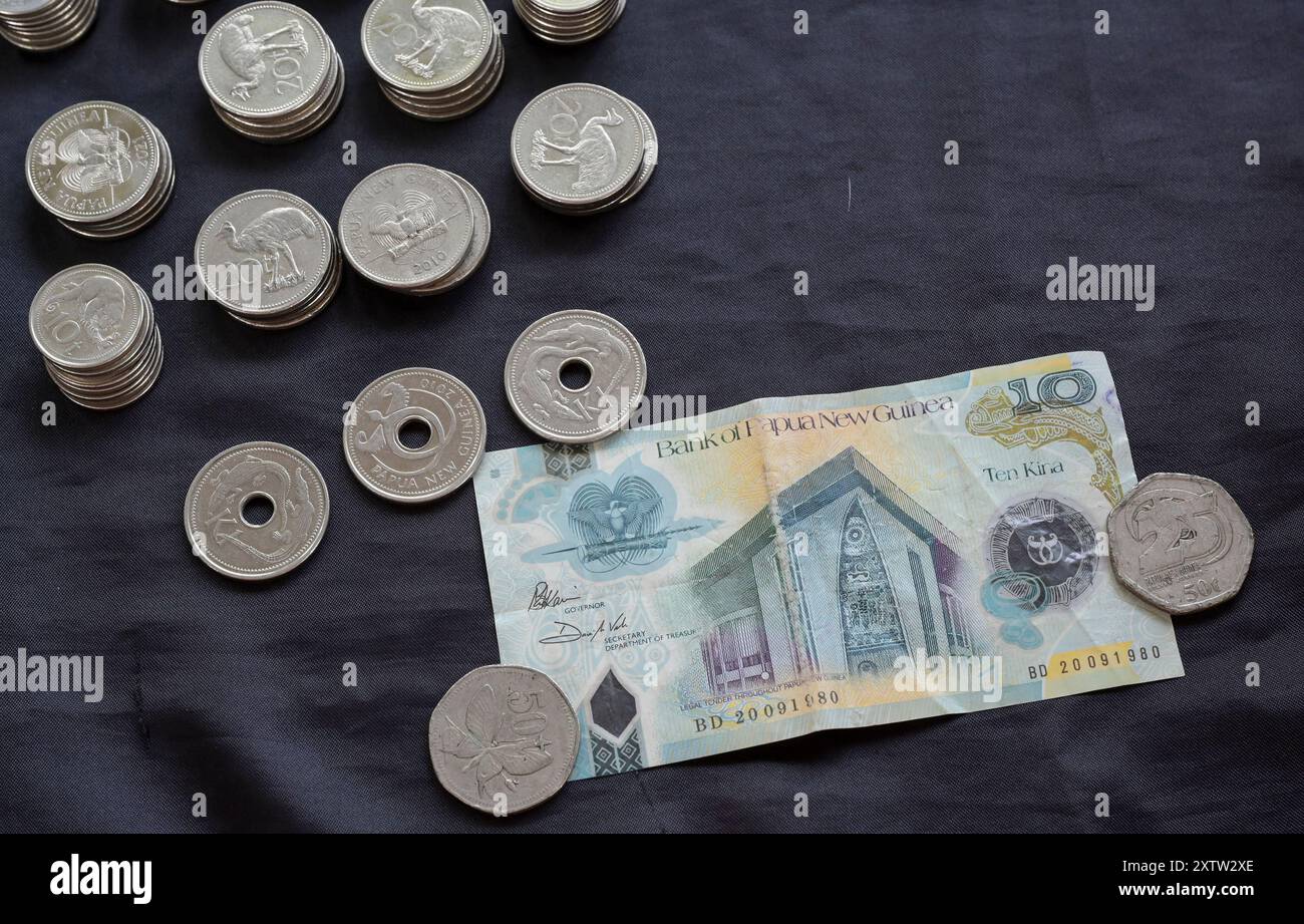PAPUA NEW GUINEA, Port Moresby, Kina money coins and banknote / PAPUA ...