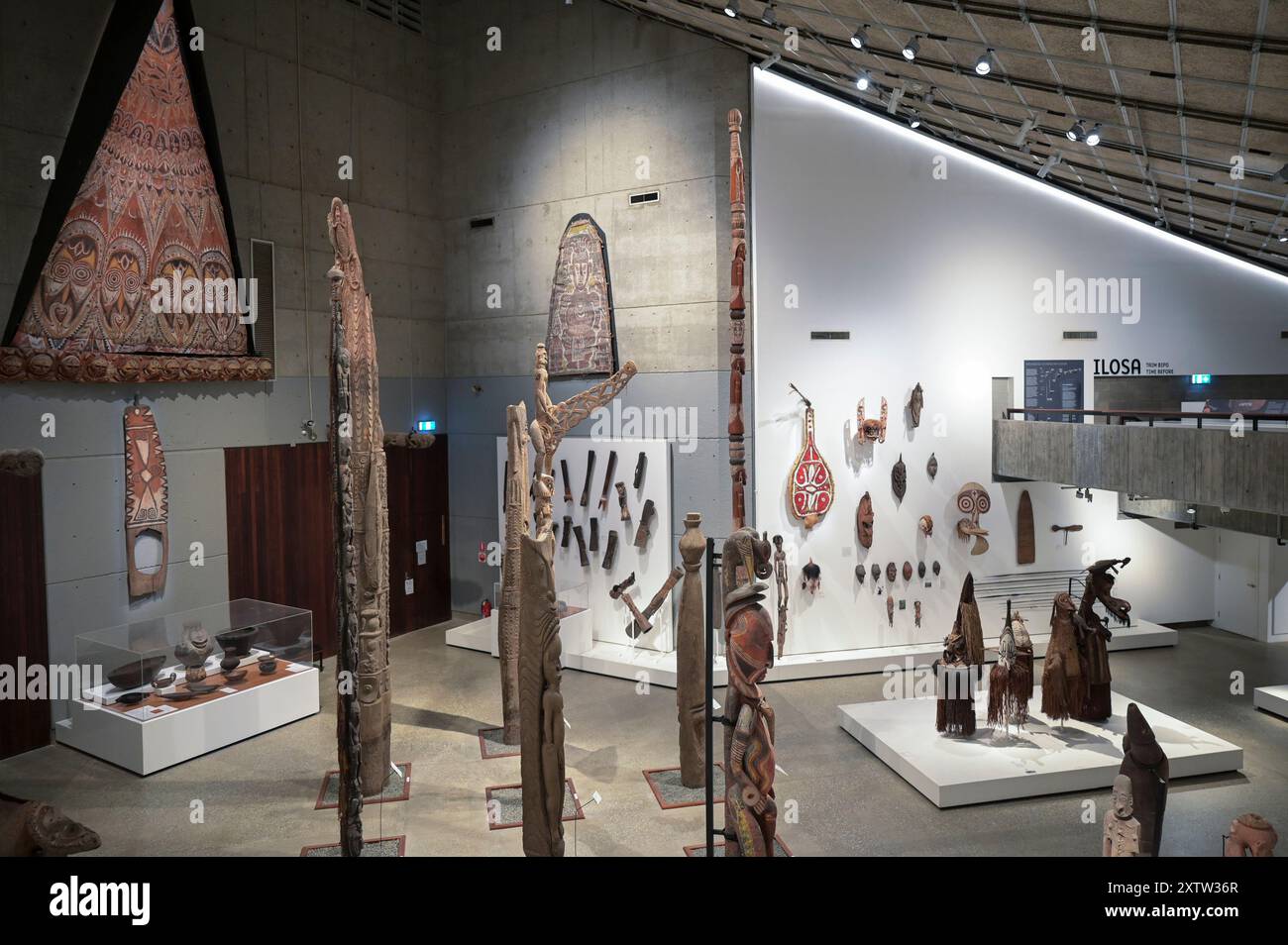 PAPUA NEW GUINEA, Port Moresby, National Museum and Art Gallery / PAPUA ...