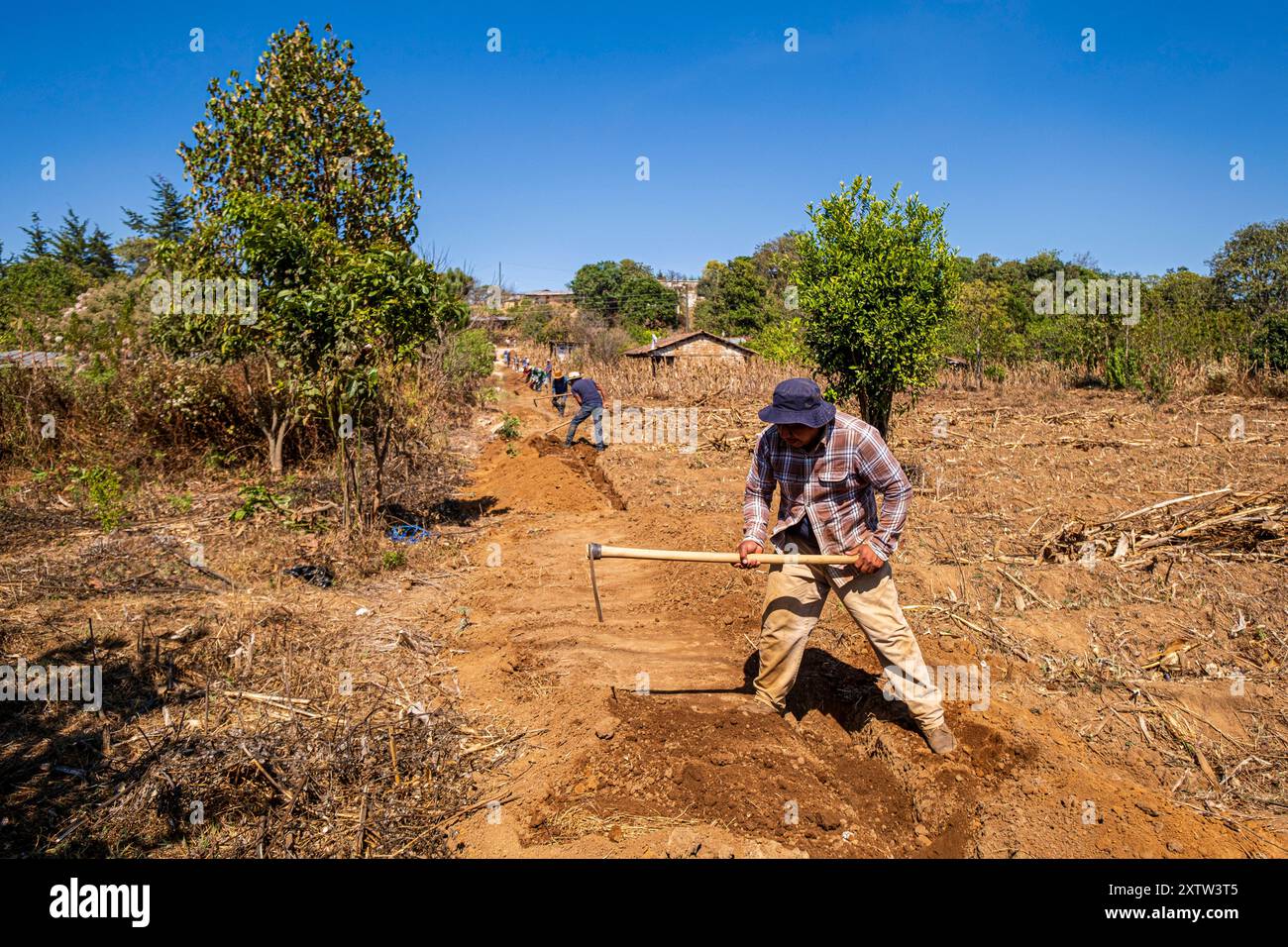 community construction of drinking water pipes, Xullmal, Guatemala ...