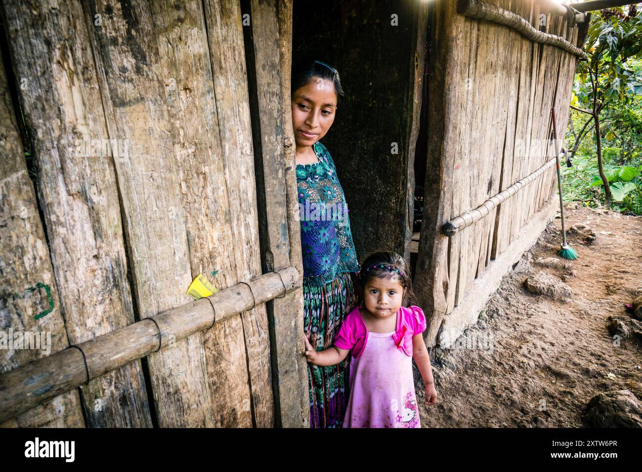 Quiché woman and her children, Sanuch village, Lancetillo, La Parroquia ...
