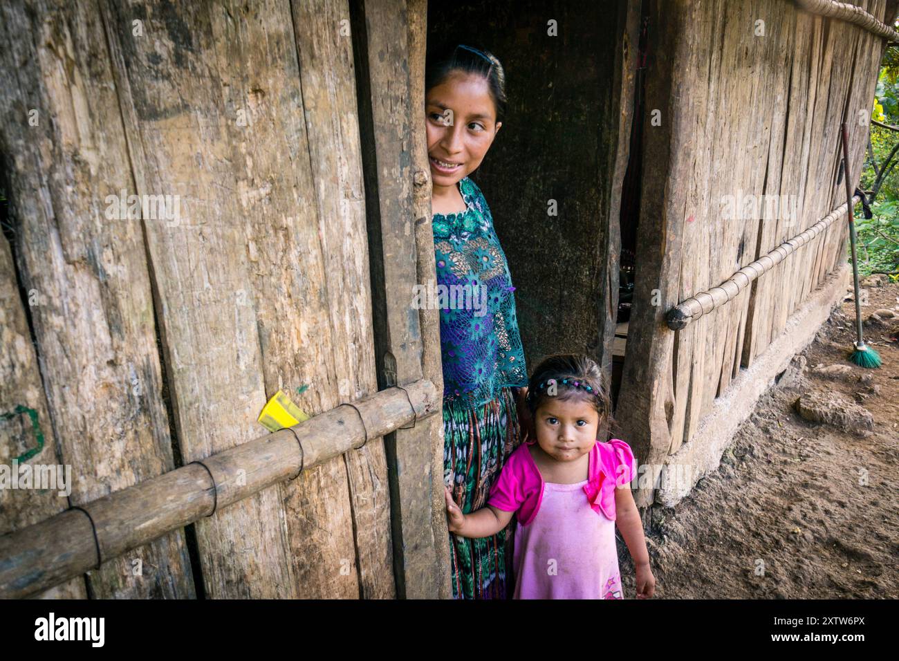 Quiché woman and her children, Sanuch village, Lancetillo, La Parroquia ...
