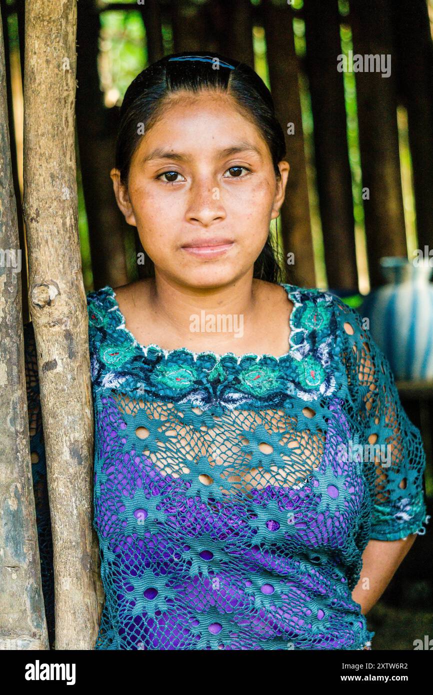Quiché woman, Sanuch village, Lancetillo, La Parroquia, Reyna area ...