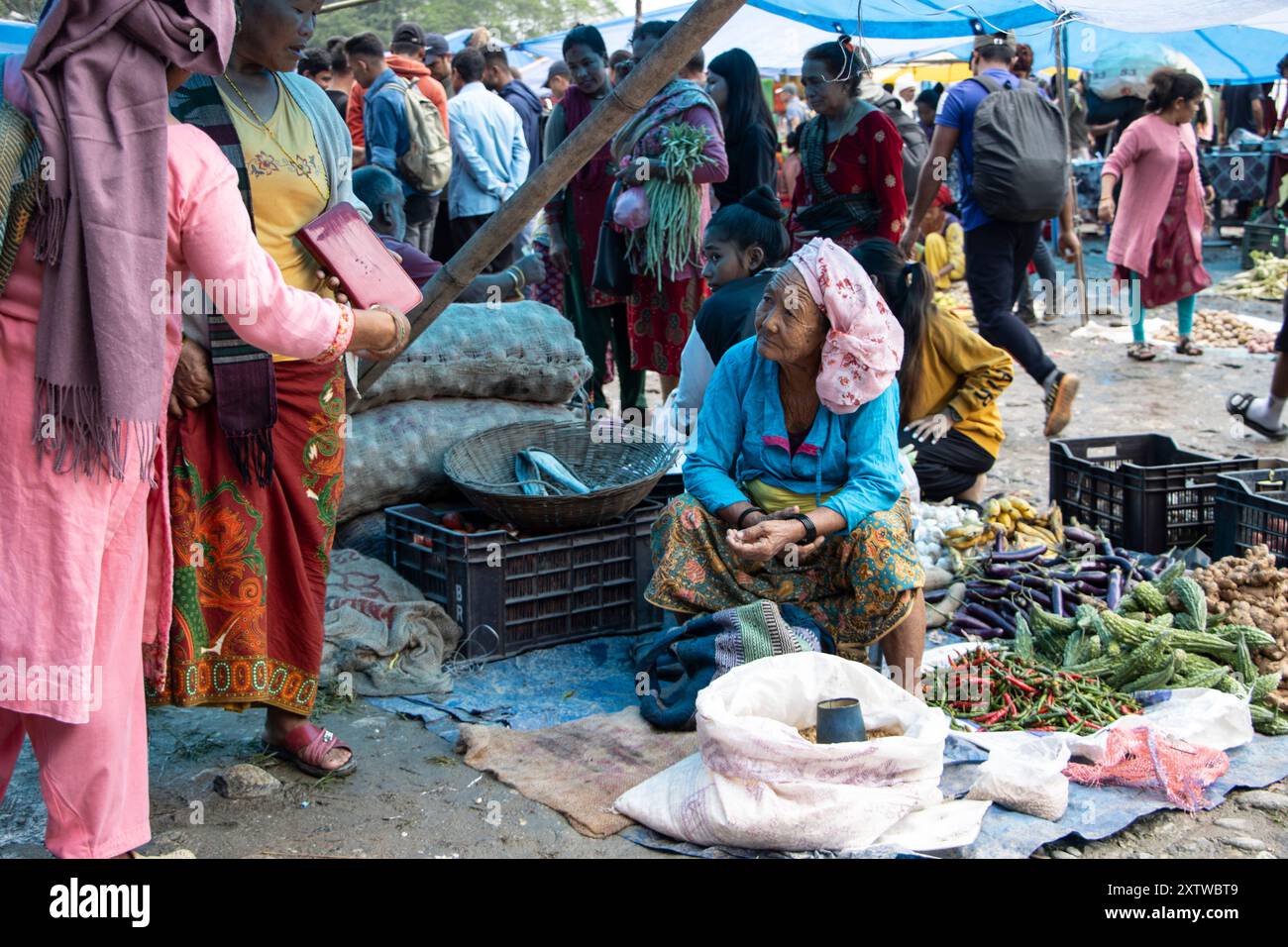Village haat hi-res stock photography and images - Alamy
