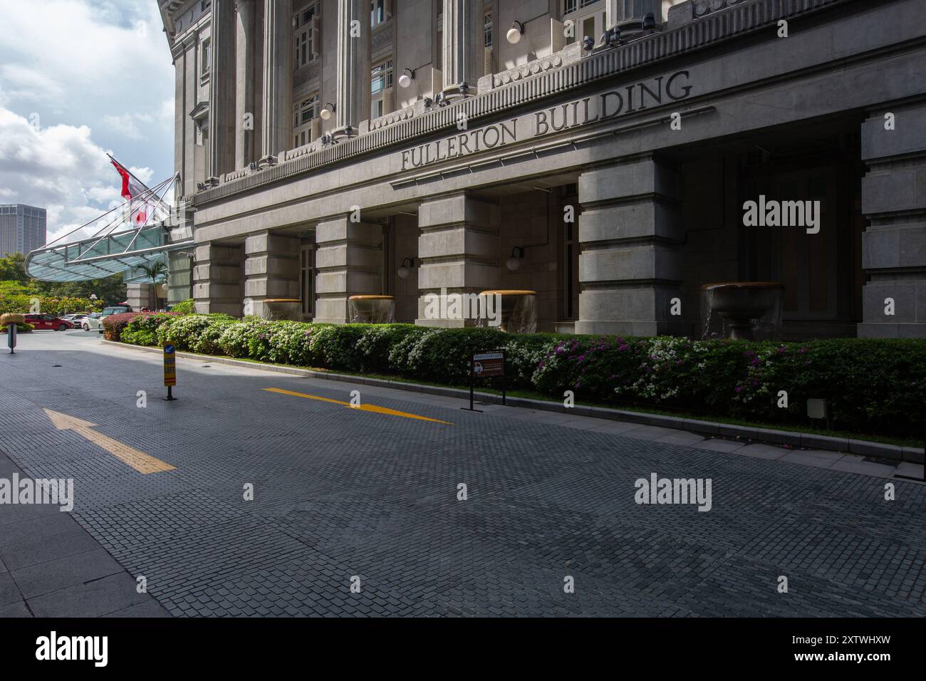 Side facade design of The Fullerton Hotel, Neo-classical design. Doric ...